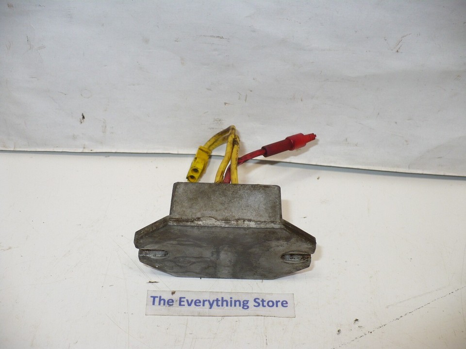 BRIGGS AND STRATTON ENGINE VOLTAGE REGULATOR #797375 USED FREE SHIPPING ...