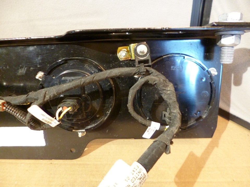 GROTE TAKE-OFFS LED TAIL TURN BACK-UP & LICENSE PLATE LIGHT BAR PACCAR ...