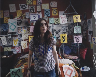 LILY COLLINS SIGNED 8X10 PHOTO MORTAL INSTRUMENTS BECKETT BAS AUTOGRAPH ...