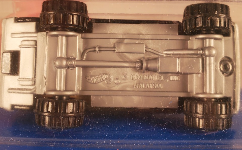 Vintage Hot Wheels 1977 Gold Spirals Thunderbird & 1989 Range Rover ...