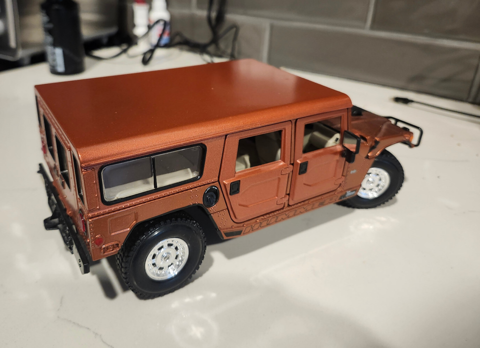 Maisto 1:18 Diecast Hummer H1 10th Anniversary Edition Diecast Rare ...