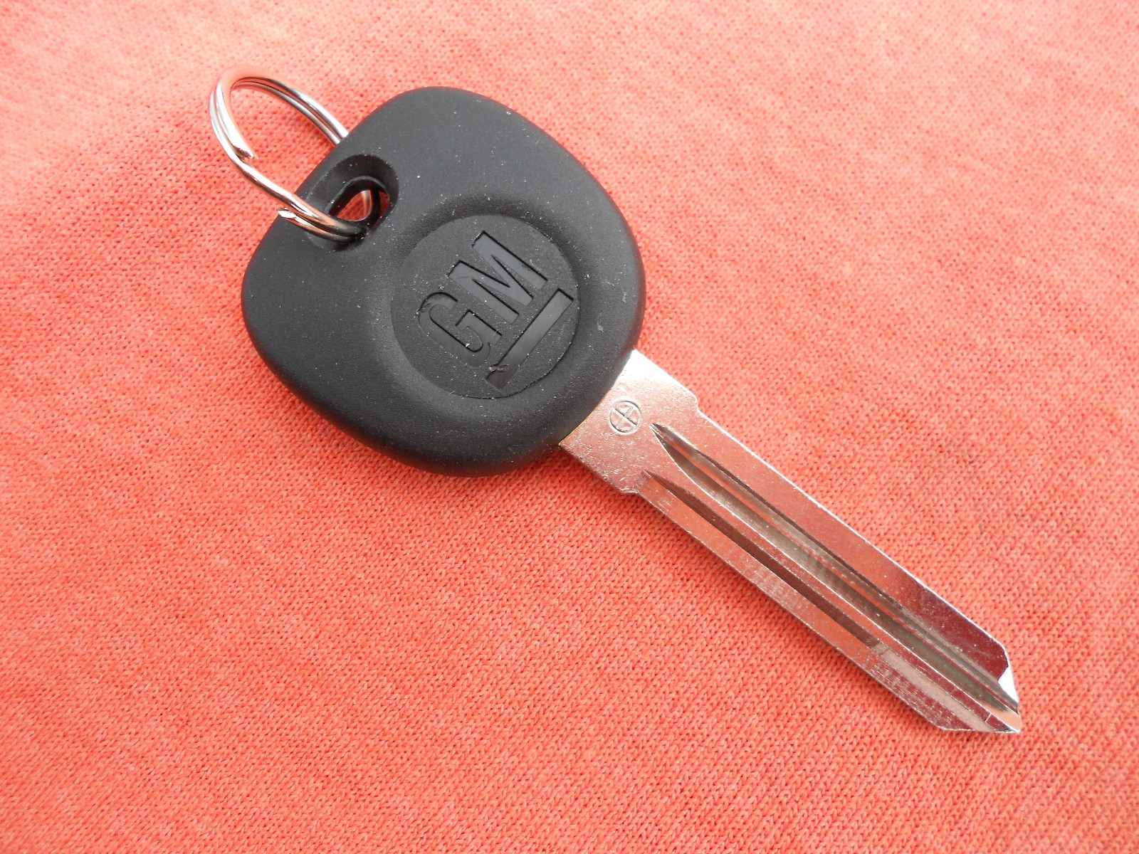GM LOGO GMC OEM CIRCLE PLUS TRANSPONDER KEY BLANK 2006-2010 | eBay