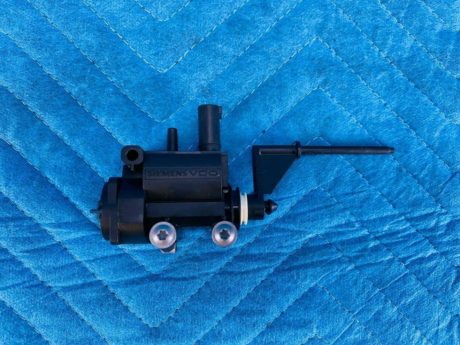 BMW 328i 335i 335is M3 Fuel Filler Door Lock Actuator 67116985881 OEM ...