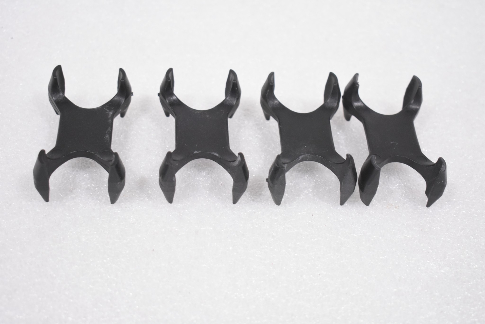 GLEASON REEL POWERTRAK CHANNEL CARRIER PLASTIC RETAINER (LOT OF 4) | eBay