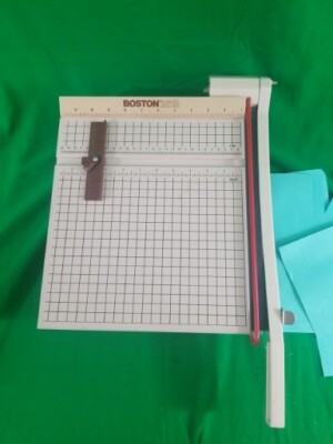 Paper Cutters & Trimmers - Boston 2612 Paper Cutter