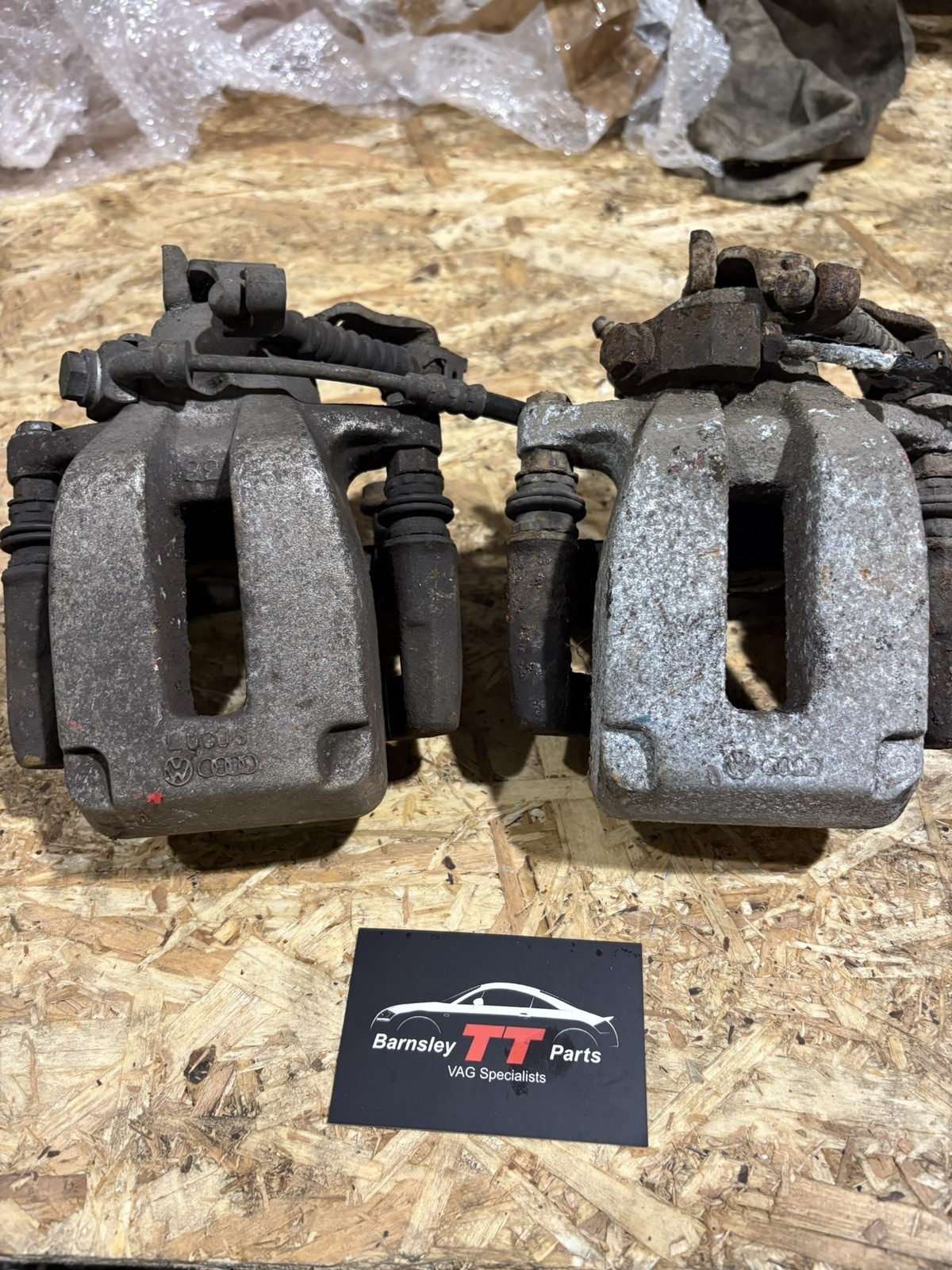 AUDI TT MK1 8N 225 / V6 PAIR OF REAR BRAKE CALIPERS CARRIERS GOLF ...