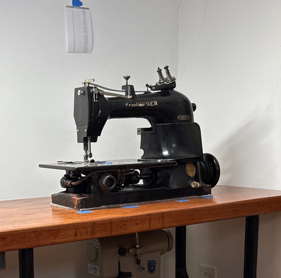 *RESTORED* Singer 147-100 Industrial Sewing Machine — Chainstitch ...