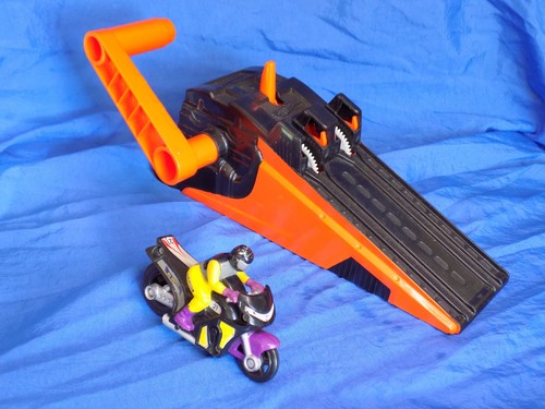 Hot Wheels Hyper Wheels Crank Em Side by Side Motorcycle Launcher w ...