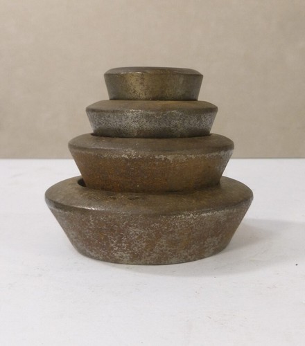 AVERY cast iron TRADE WEIGHTS 2 n 1 LB and 8 n 4 OZ England SCALE ...