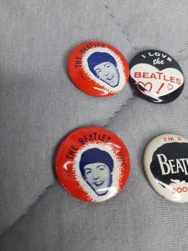 The Beatles Original 1960's Green Duck Gumball Button 6 Piece Fan Club ...