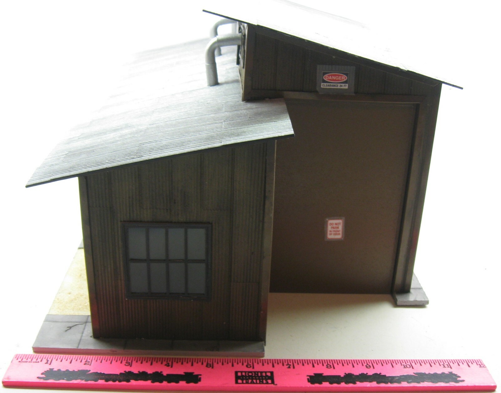 Menards ~ O Gauge Multi-Sign/Purpose Building ******** Prototype ...