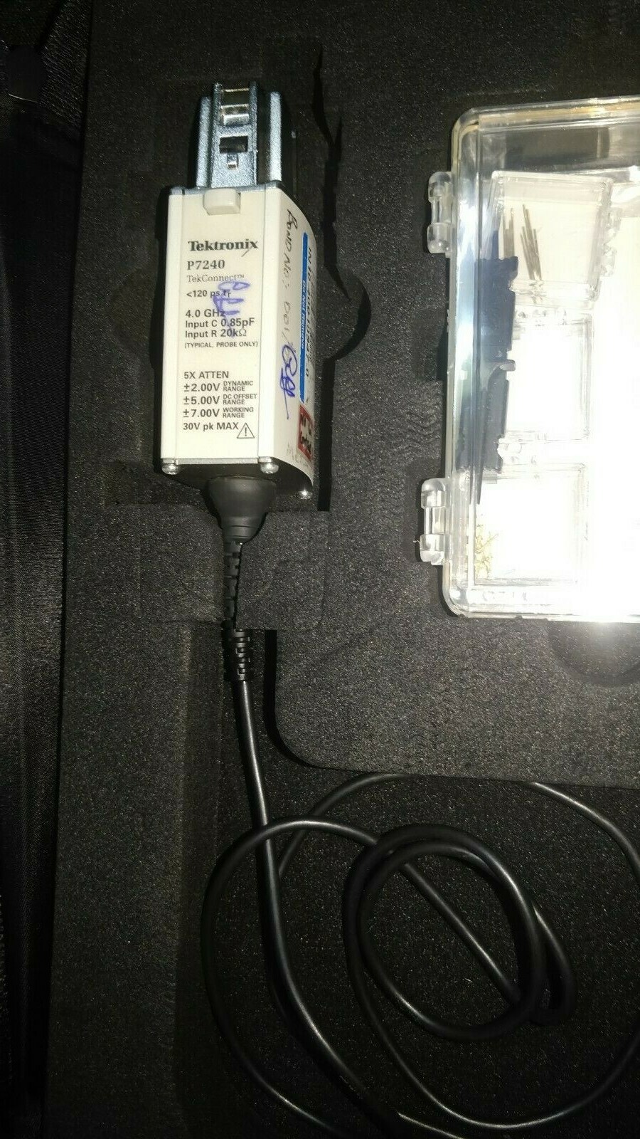 Tektronix P7240 4 GHz Active Voltage Probe with Accessory Kit And ...