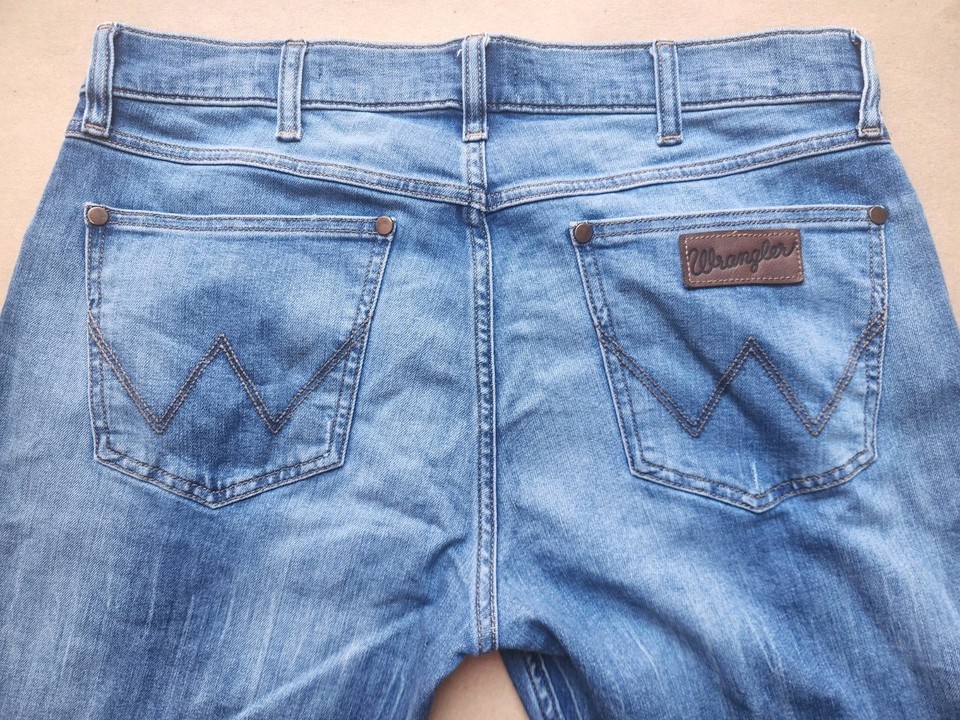 Wrangler Slim Tapered Size 33×32 Mens Blue Denim Button Fly RN130273 ...