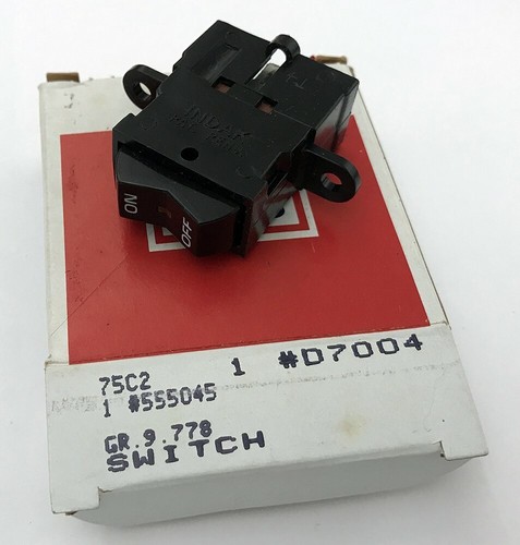 1977-81 REAR WINDOW DEFOGGER SWITCH NEW GM NOS OLD STOCK 555045 / D7004 ...