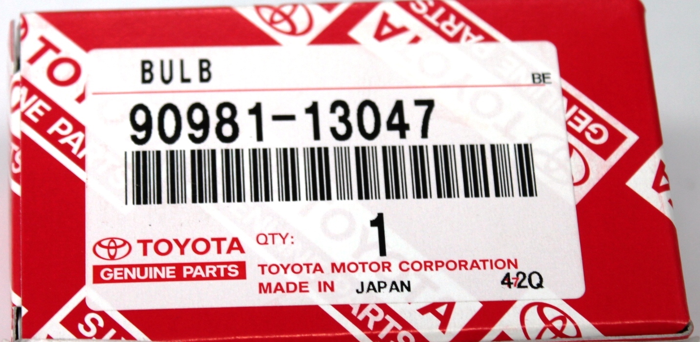 TOYOTA FOGLAMP GLOBE HB4 12V 51W HALOGEN NEW GENUINE 9098113047 EXPRESS ...