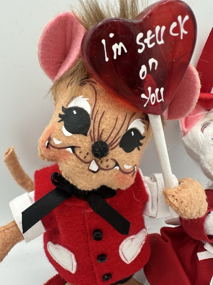 VTG ANNALEE VALENTINE Mouse “I’m Stuck On You” Candy Heart Pair Couple ...