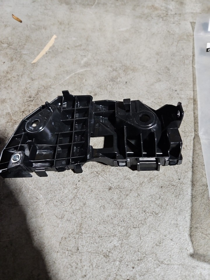 NEW OEM Mazda 2020-2022 CX-30 Bumper Cover Retainer Bracket DGH9-50-0U0 ...