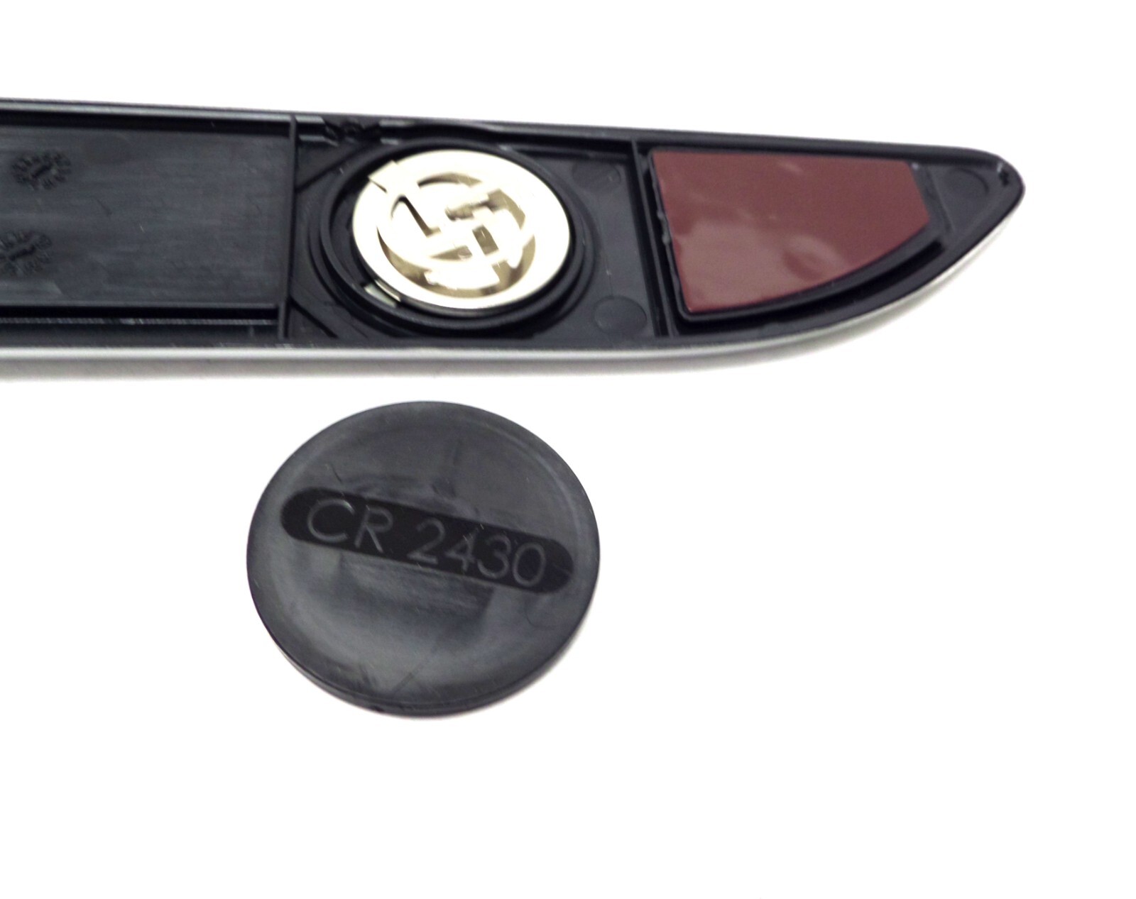 New GM 39088985 OEM Door Sill Plates Illuminated Gray 2017-2019 ...