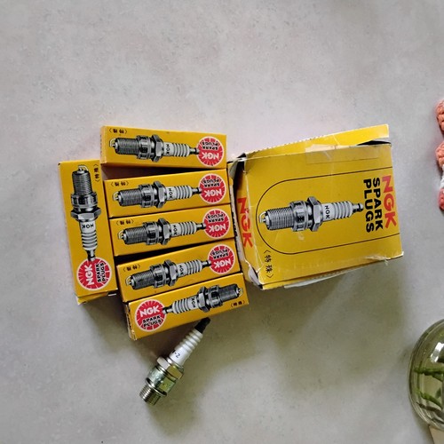 BUHW-2 NGK Replacement Spark Plugs- #5626- Lot Of 6- New In Box | eBay