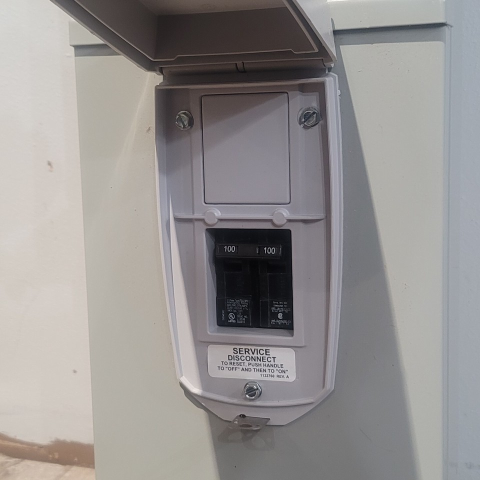 Milbank U5842-RL-100-KK 200A Ringless Small Hub 100A Main Breaker Meter ...