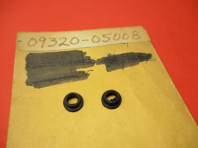 NOS NEW ORIGINAL OEM SUZUKI XN85 RB50 GS1150 GS1100 CUSHION QTY2 09320 ...