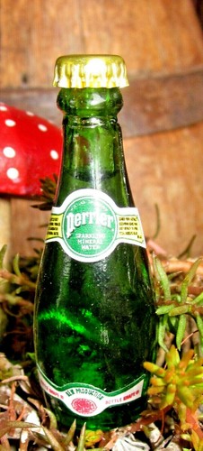 Petite bouteille mignonnette PERRIER - Pleine et scellée - Mini bottle ...