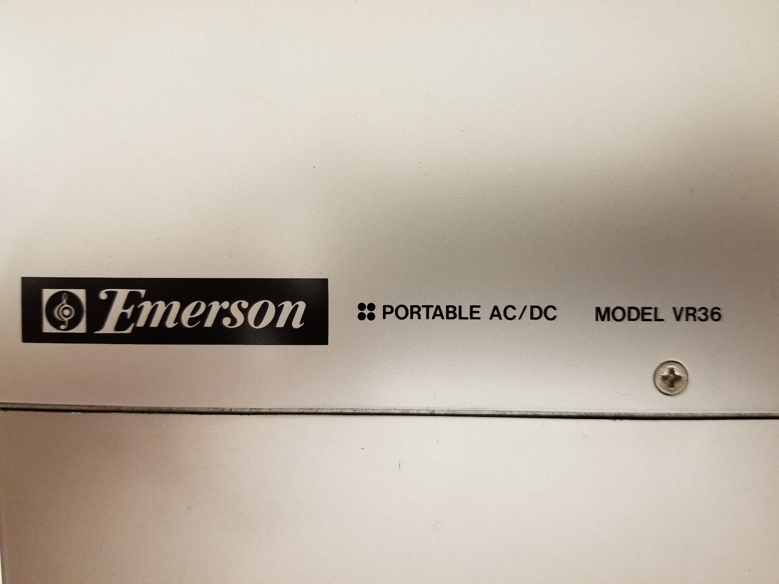 Vintage 1988 EMERSON Model VR36 - 5'' Black and White Portable TV w/AM ...