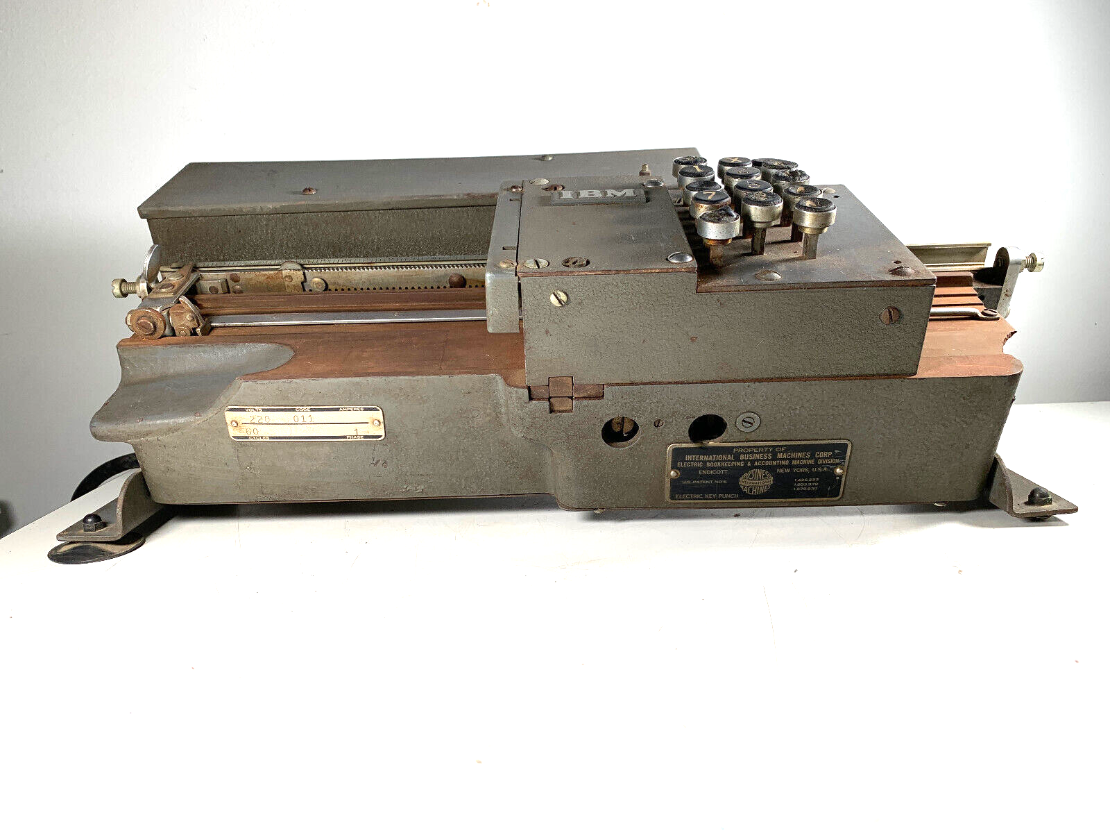 VTG 1940's HOLLERITH IBM TYPE 11 ELECTRIC KEY PUNCH CARD MACHINE EARLY ...