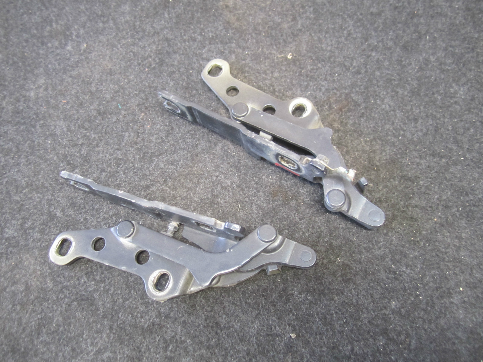 BMW 7016172 7016171 E85 Z4 FRONT HOOD HINGES SET OEM | eBay Australia