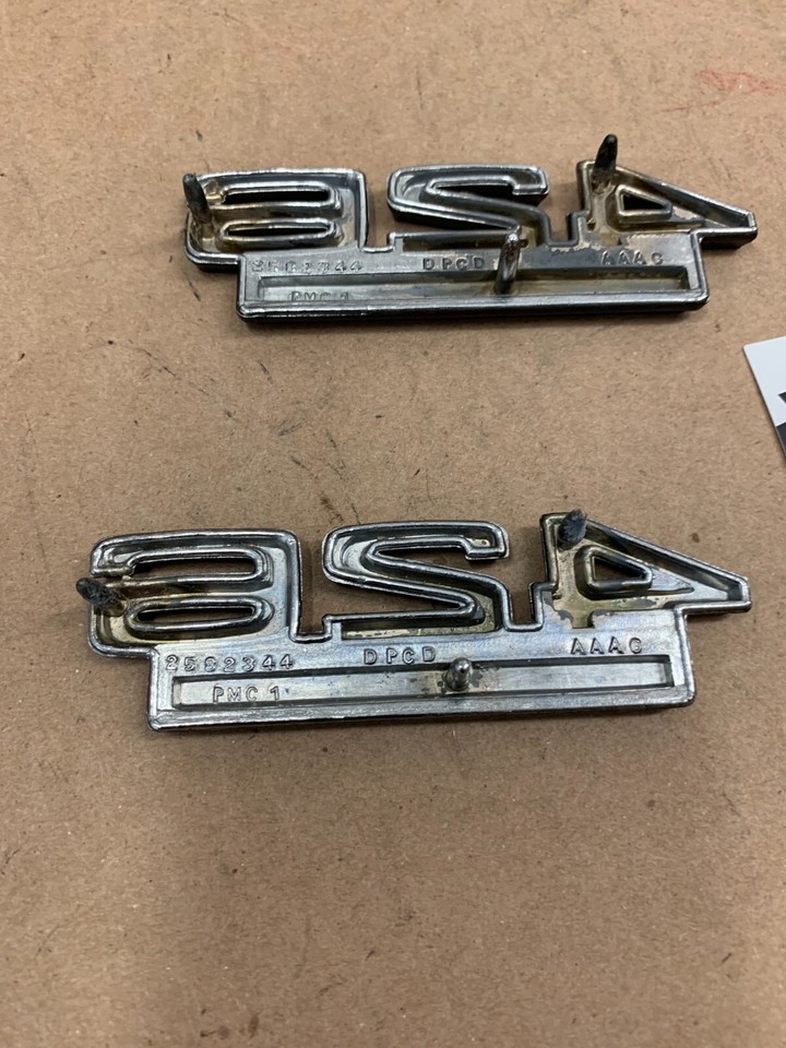 Mopar 1966 67 426 HEMI Fender Emblems Script 2582344 Charger Coronet ...