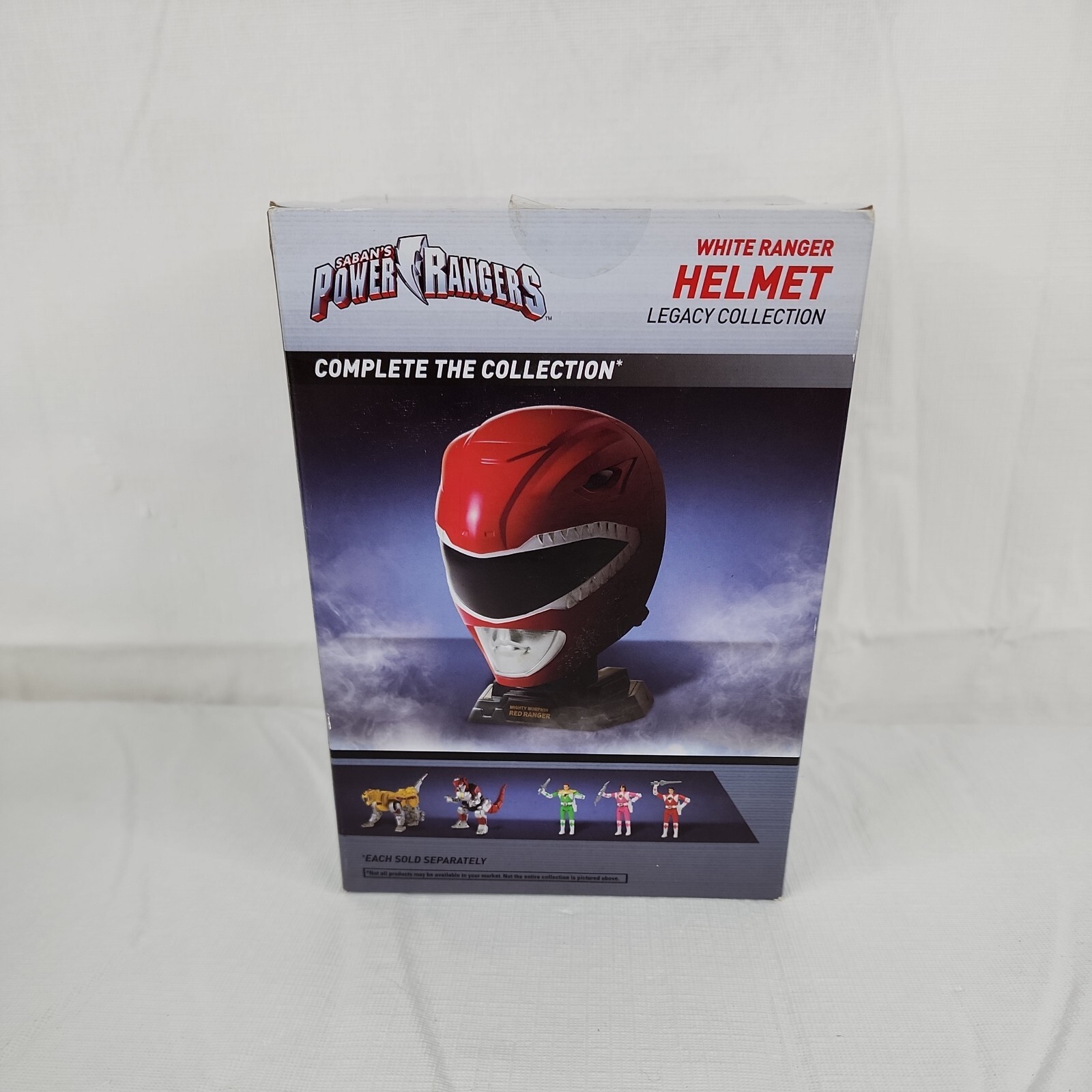 Power Rangers Legacy Mighty Morphin White Ranger Helmet Display Set ...