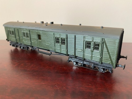 SR 28 Ton Bogie 'B' Van Kit Built 00 Gauge 4mm Dark Olive Green Metal ...
