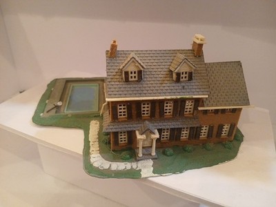 N Scale House With Pool Building Built Ready To Go | eBay