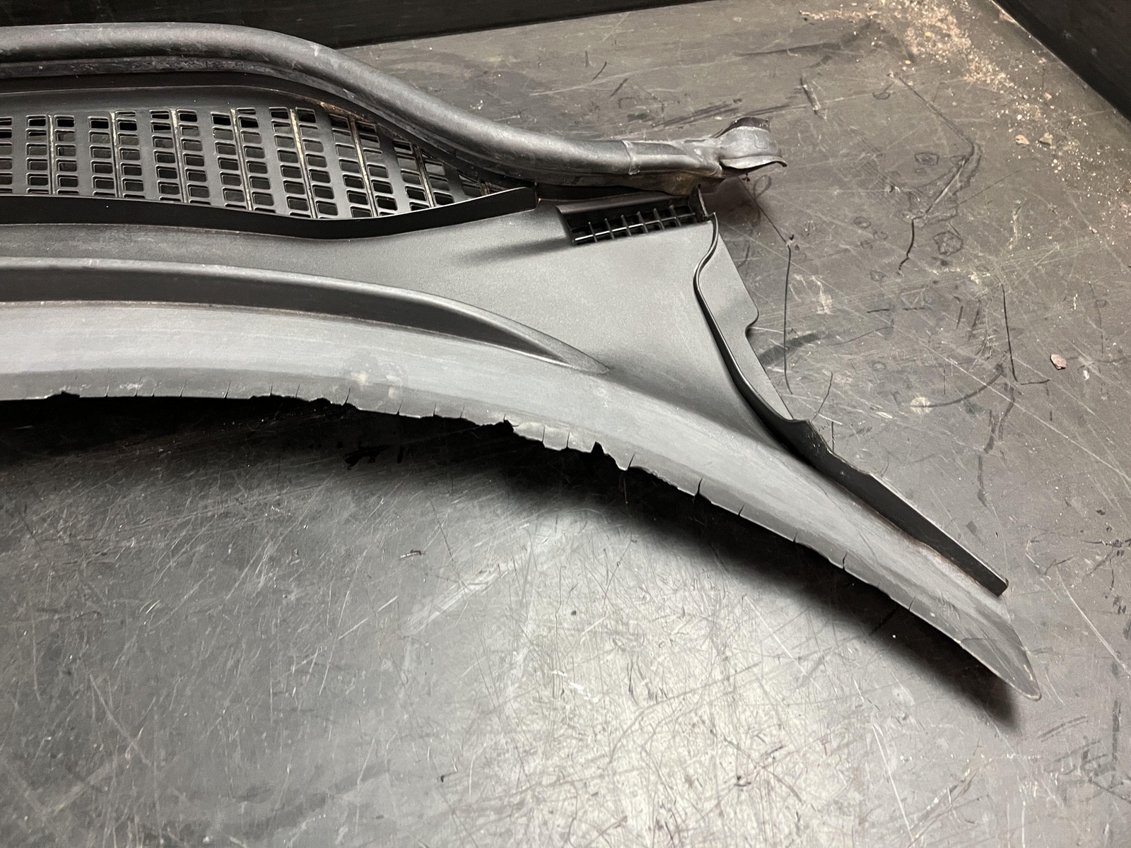 2003-2008 BMW Z4 COWL VENT WINDSHIELD WIPER SCREEN TRIM PANEL COVER ...