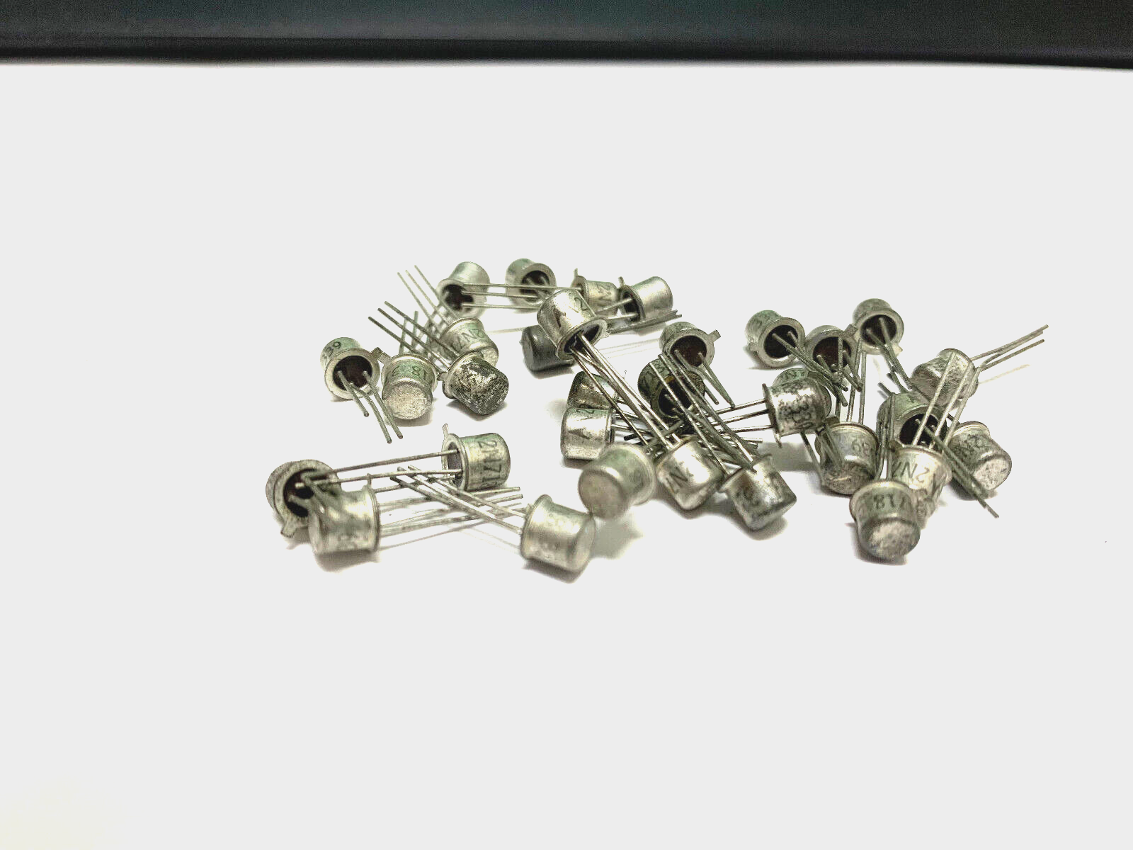 20 Pieces Motorola 2N718 TO-18, NPN, HFE 40, FT 60, 50 V, .5 A, .5W | eBay