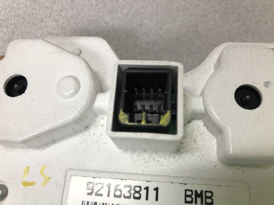 2004-2006 Pontiac GTO OEM JHP center dash dual gauge volt & oil RED ...