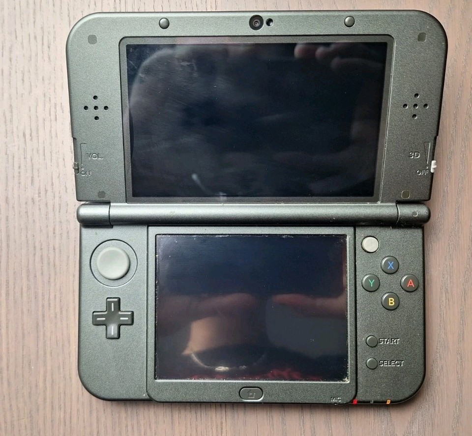 New Nintendo 3DS XL Hyrule Edition W/Charger Region Free 32GB TESTED ...