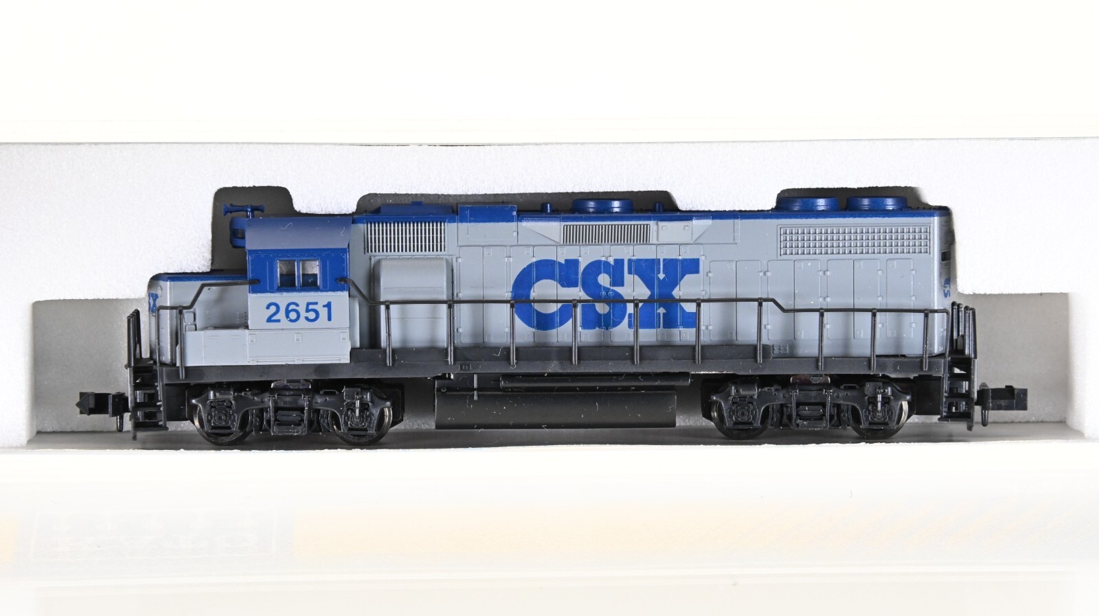 KATO 176-013 GP38-2 CSX N scale | eBay