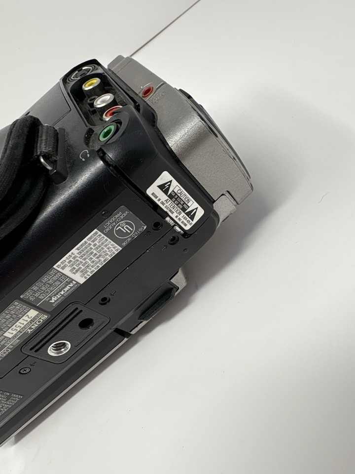 Sony Handycam CCD-TRV65 NTSC Video Hi8 Camcorder Powers On Read ...