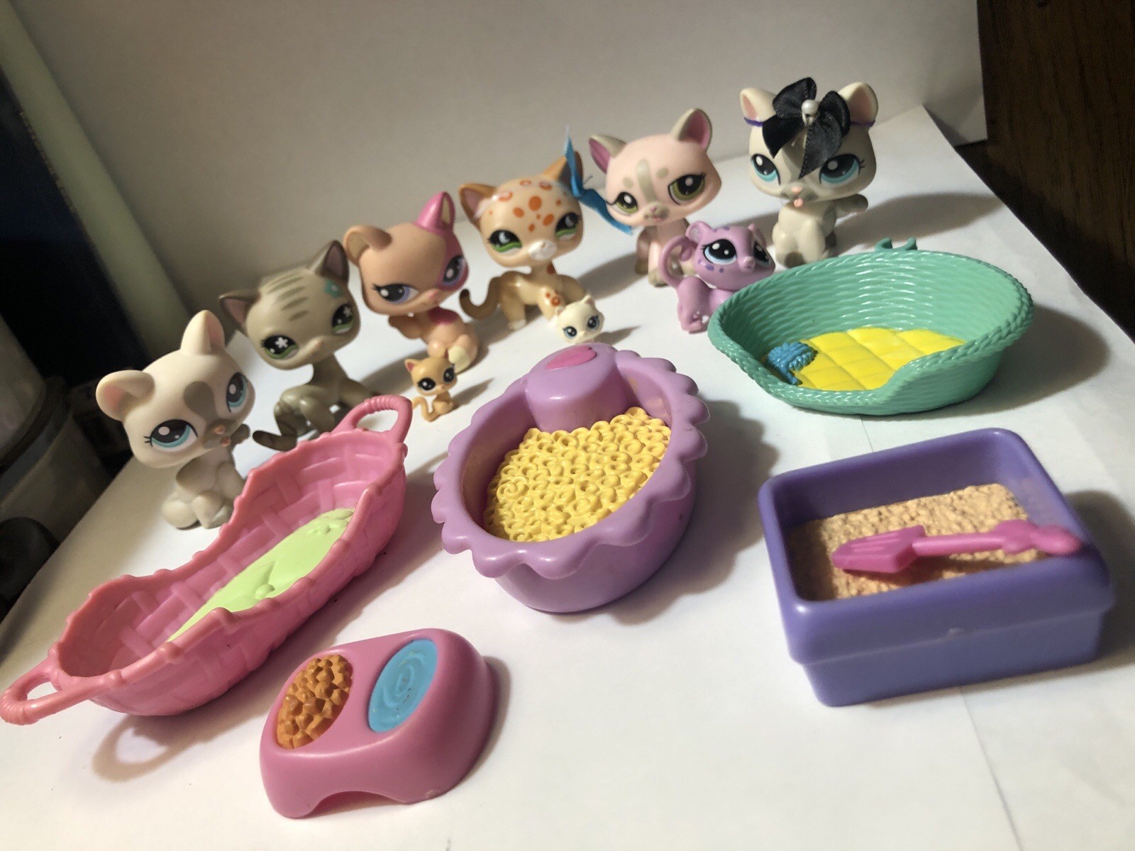 Littlest Pet Shop Cat Lot & Accessories 6 Cats,1 Little & 2 Minis | eBay