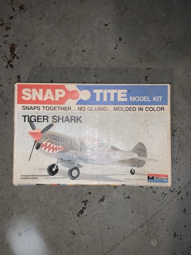 VINTAGE MONOGRAM SNAP TITE MODEL KIT - TIGER SHARK WITH 7" WINGSPAN ...