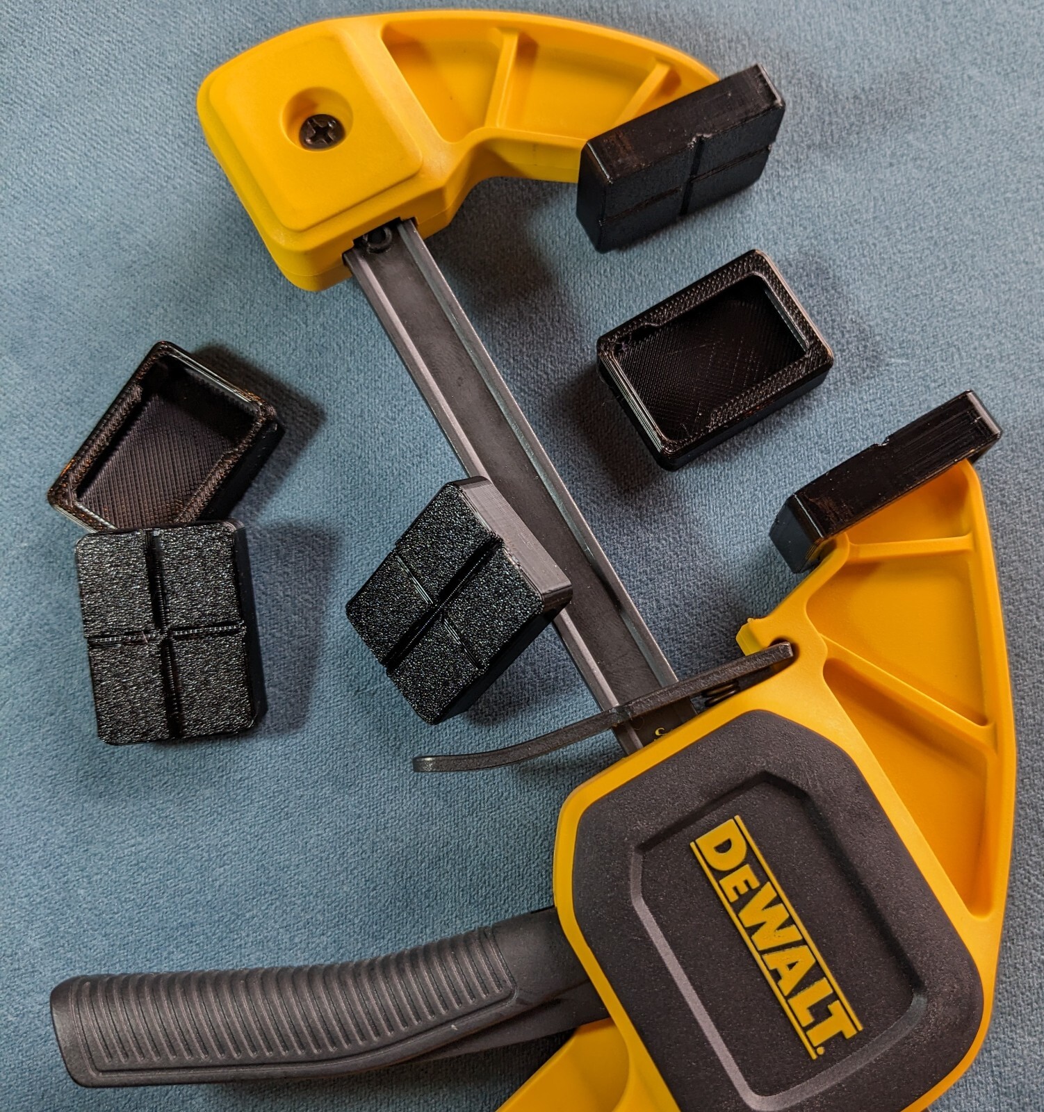 DeWalt Replacement Grip Jaw Pads Medium 100 lb Trigger/Bar Clamps (6 ...