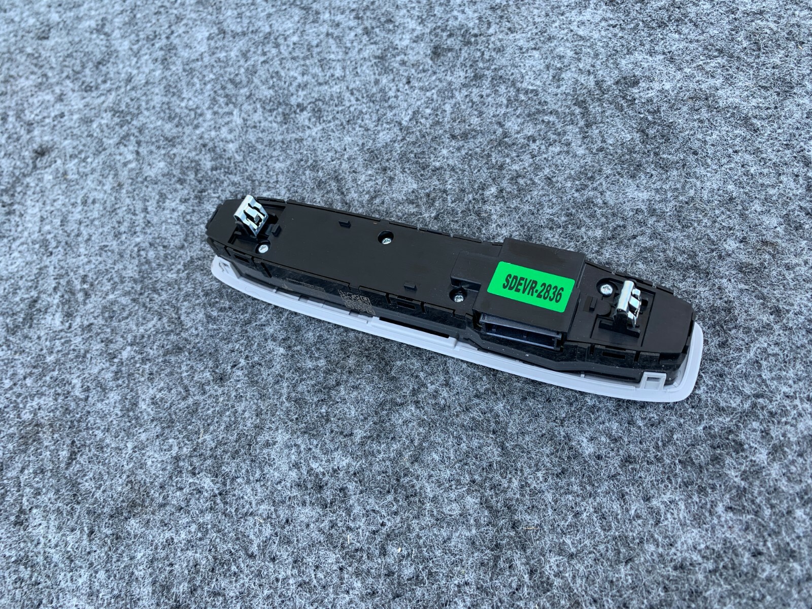 TESLA MODEL 3 (2017-2019) FRONT HEADLINER DOME READING LIGHT HAZARD OEM ...