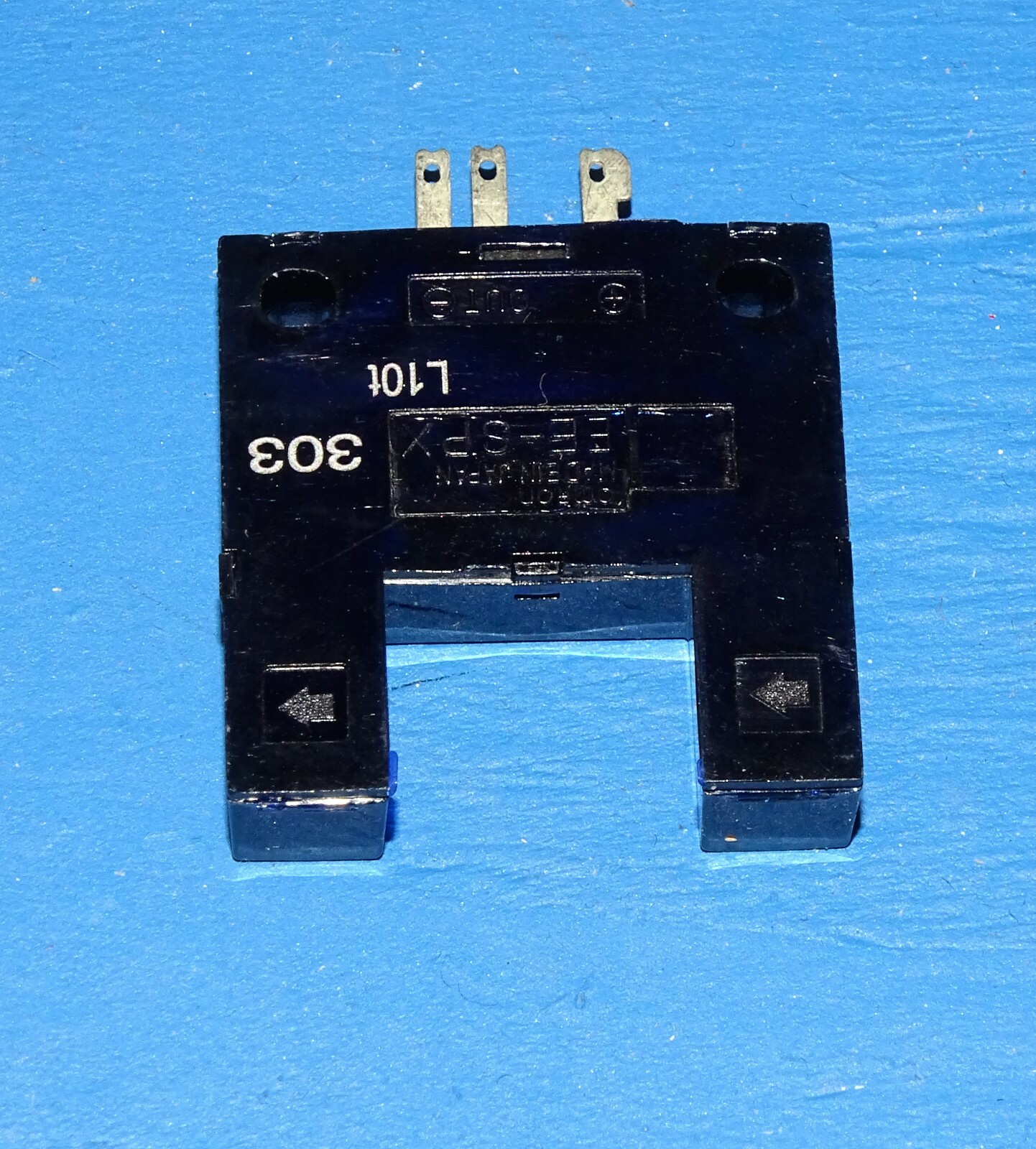 New Omron EE-SPX303 sensor, optical through-beam type with slot ...