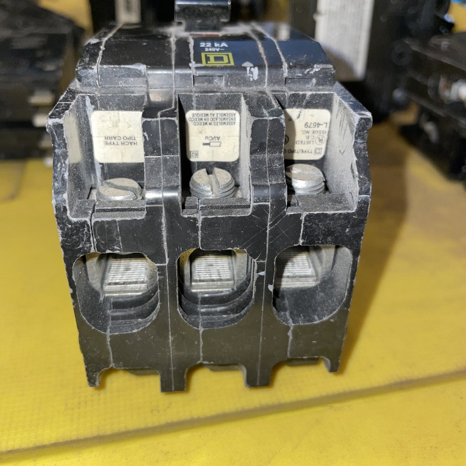 SQUARE D 100 AMP CIRCUIT BREAKER 3 POLE 22KA 240 VAC PLUG IN QO3100VH ...