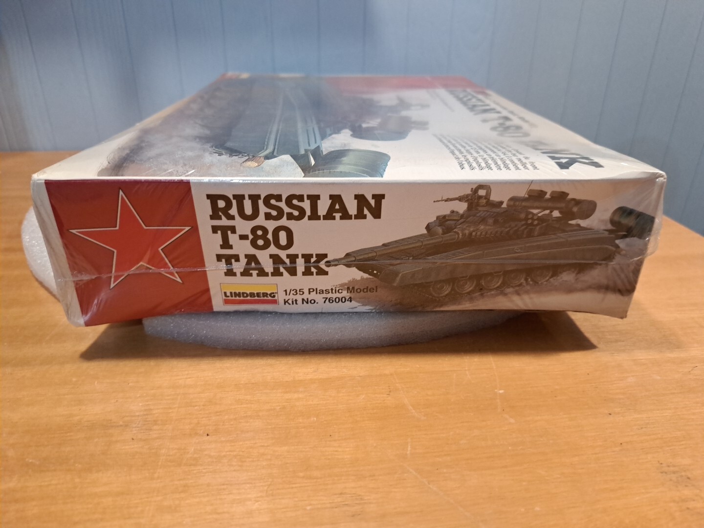 Lindberg 1/35 Russian T-80 Tank Model Kit 76004 for sale online | eBay