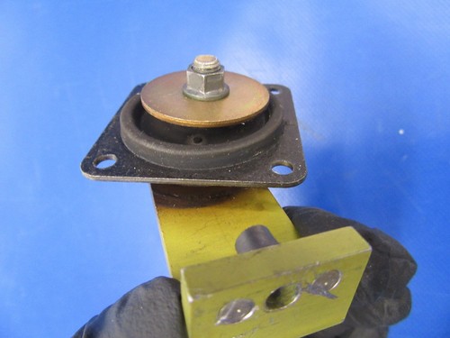 Beech Baron 58P Shock Mount & Support Instrument Panel P/N 96-324075 ...