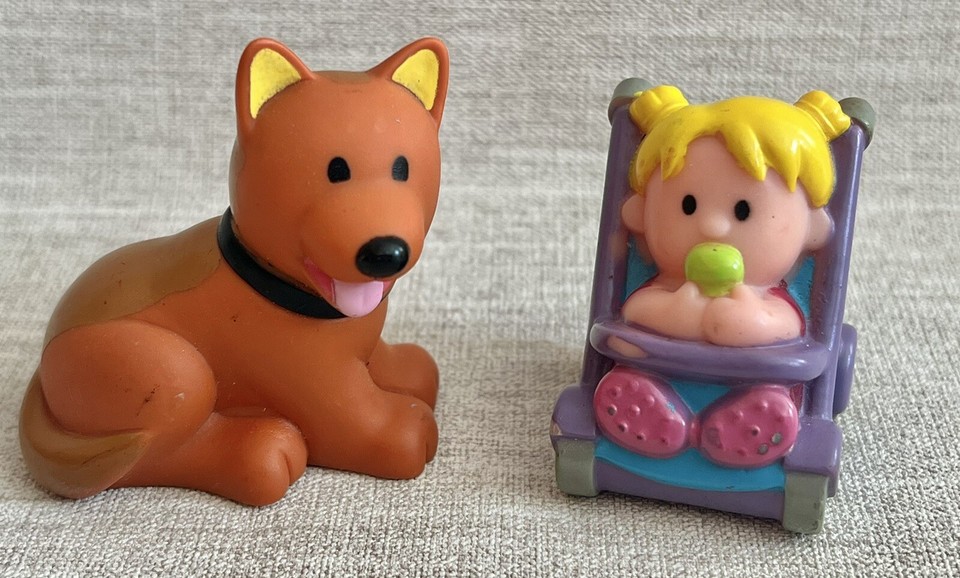 ELC Happyland Family Figures Pregnant Mum Dad Toddler Grandparents Dog ...