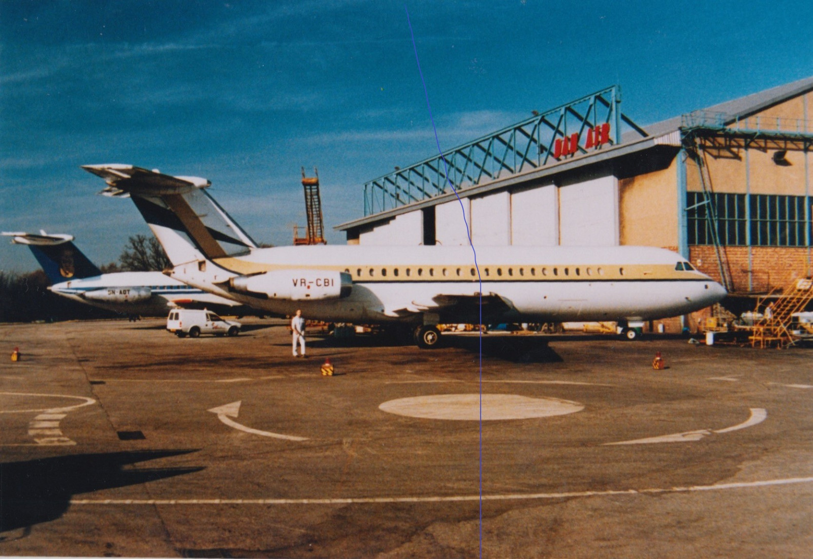 CIVIL AIRCRAFT PHOTO INTERNATIONAL PICTURE BAC-111 PHOTOGRAPH VR-CBI ...
