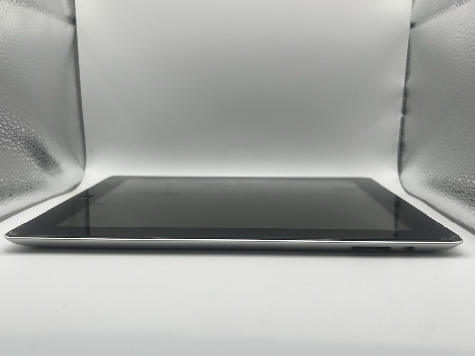 Apple iPad A1458 4th Gen MD510LL/A 32GB 9.7" Tablet,Black Silver Read ...